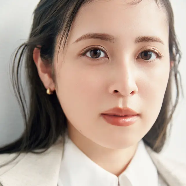 【雪肌精】4月16日限定発売！ メイクの上から使える便利アイテム「雪肌精 スキンケア UV エッセンス ミスト」｜＠BAILA