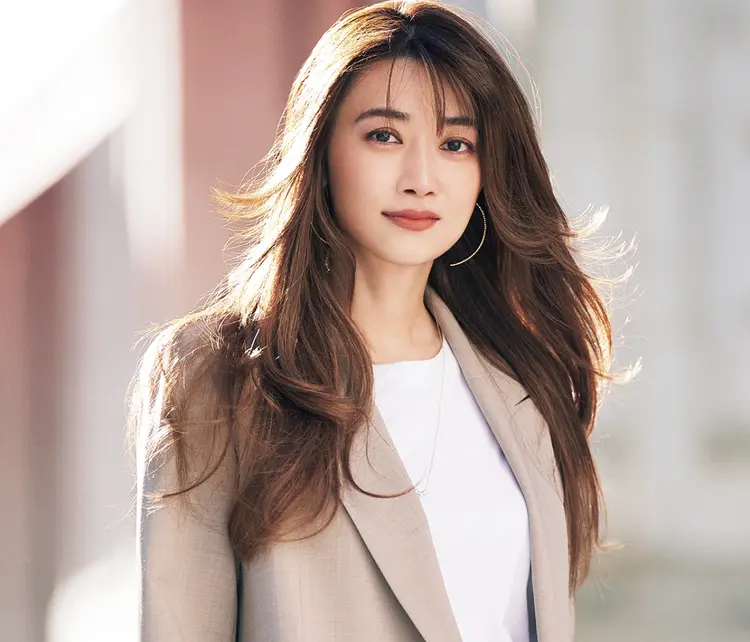 【GU（ジーユー）】2025年春夏コレクション展示会レポ！手頃に＆手軽に最新トレンド「プレッピー」「レトロ」「テック」を取り入れられるアイテム満載！｜＠BAILA