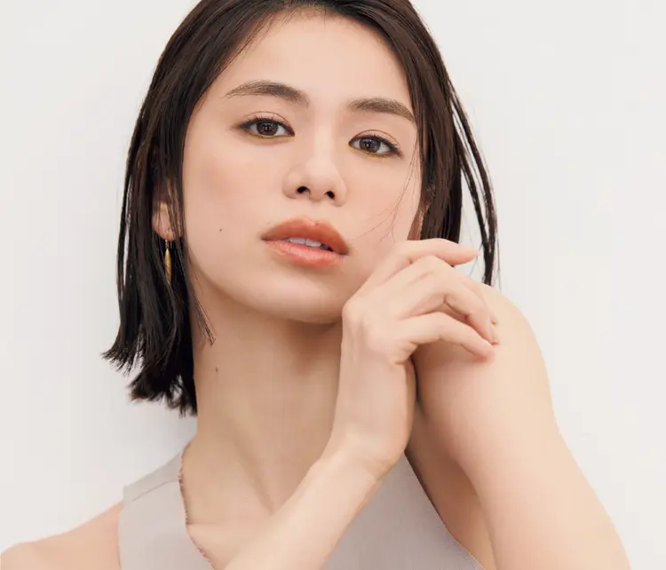 SNSでバズり中！ GUのベアトップサロペットパンツをアラサーは着こなせる!?【ライターnana 買うべき！オトナのGU】｜＠BAILA