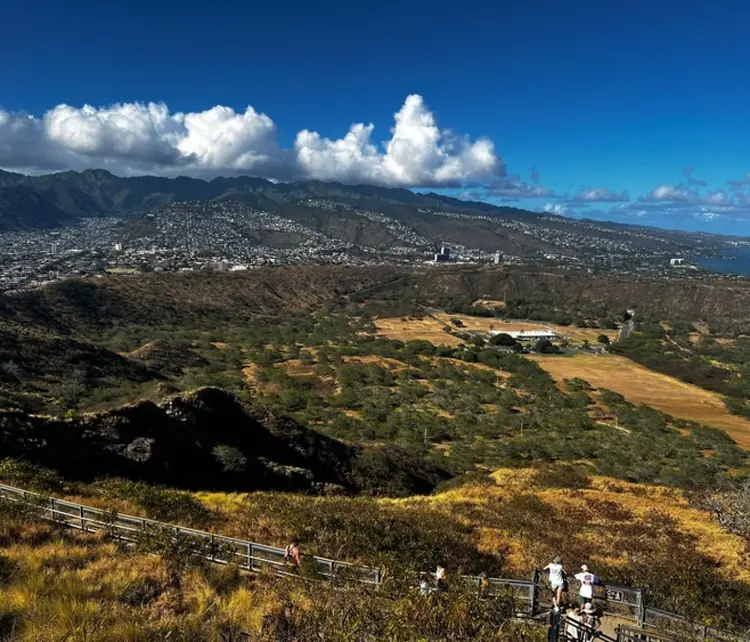 今から着られる「GUの新作」で 「夏服マンネリ」のお悩みも即解決！｜＠BAILA