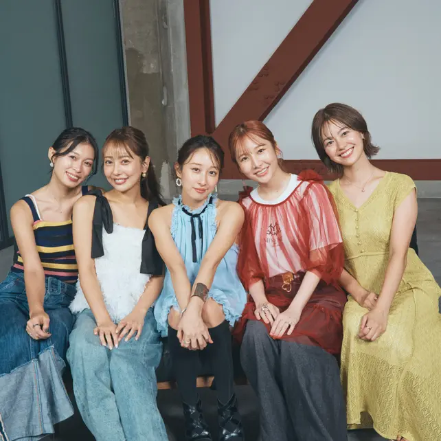 川口春奈 さんインタビュー】最も視線を集めるヒトとイロ。Redな川口春奈とセキララQ&A｜＠BAILA