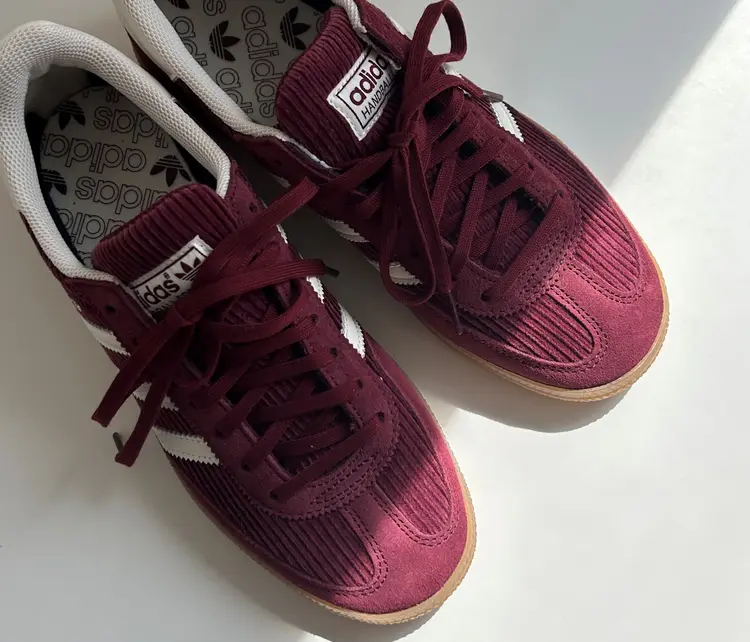 川口春奈 さんインタビュー】最も視線を集めるヒトとイロ。Redな川口春奈とセキララQ&A｜＠BAILA