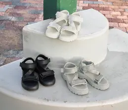 【GU】今の季節に欠かせない白Tは全6種類！シルエットも丈もバリエーション豊富で夏コーデが充実｜＠BAILA