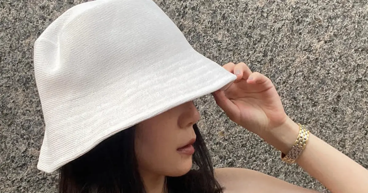 【ユニクロ（UNIQLO）】サイズ調整テープ付き！UVカット”バケハ”は小柄さんにおすすめ【身長150cmエディターchiaki】｜＠BAILA